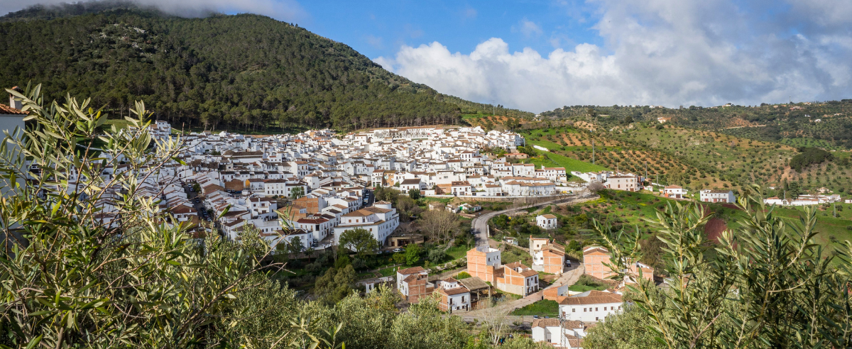 What to See in El Gastor, Spain: Balcony of the White Villages